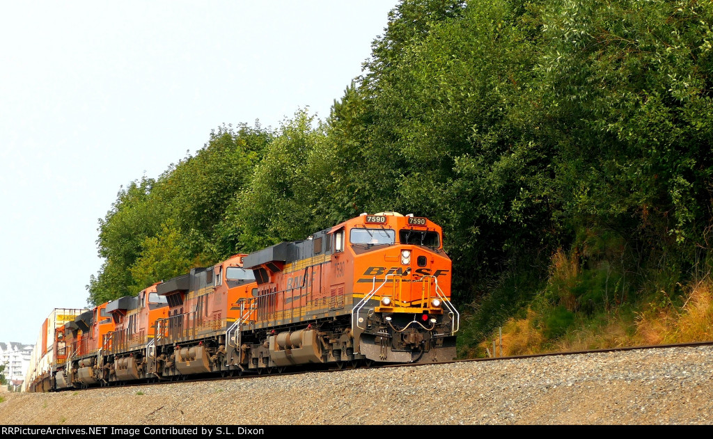 BNSF 7590 West Z9 on the High Line